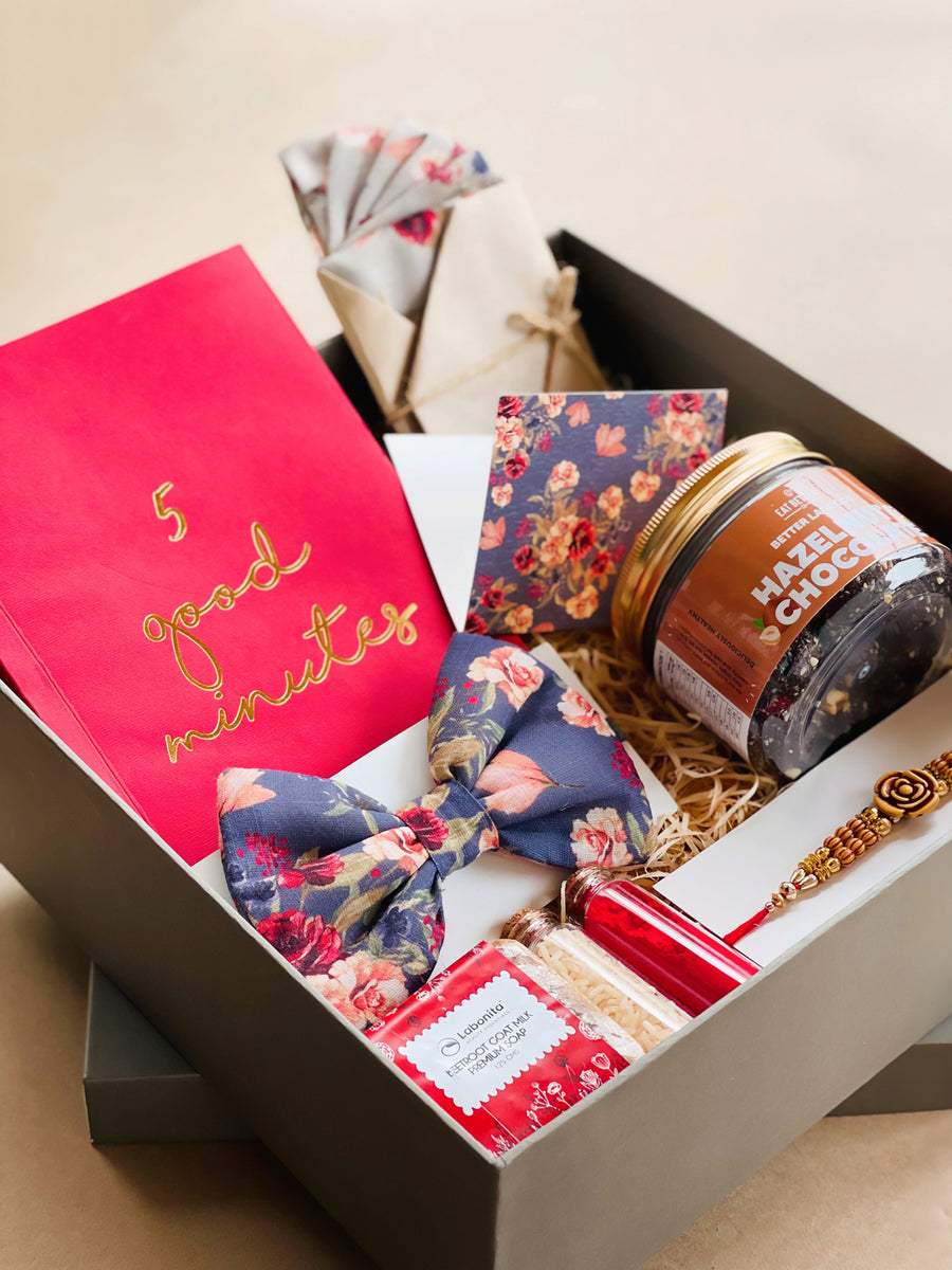 Quirk It Up Rakhi Gift Box – Pasha India
