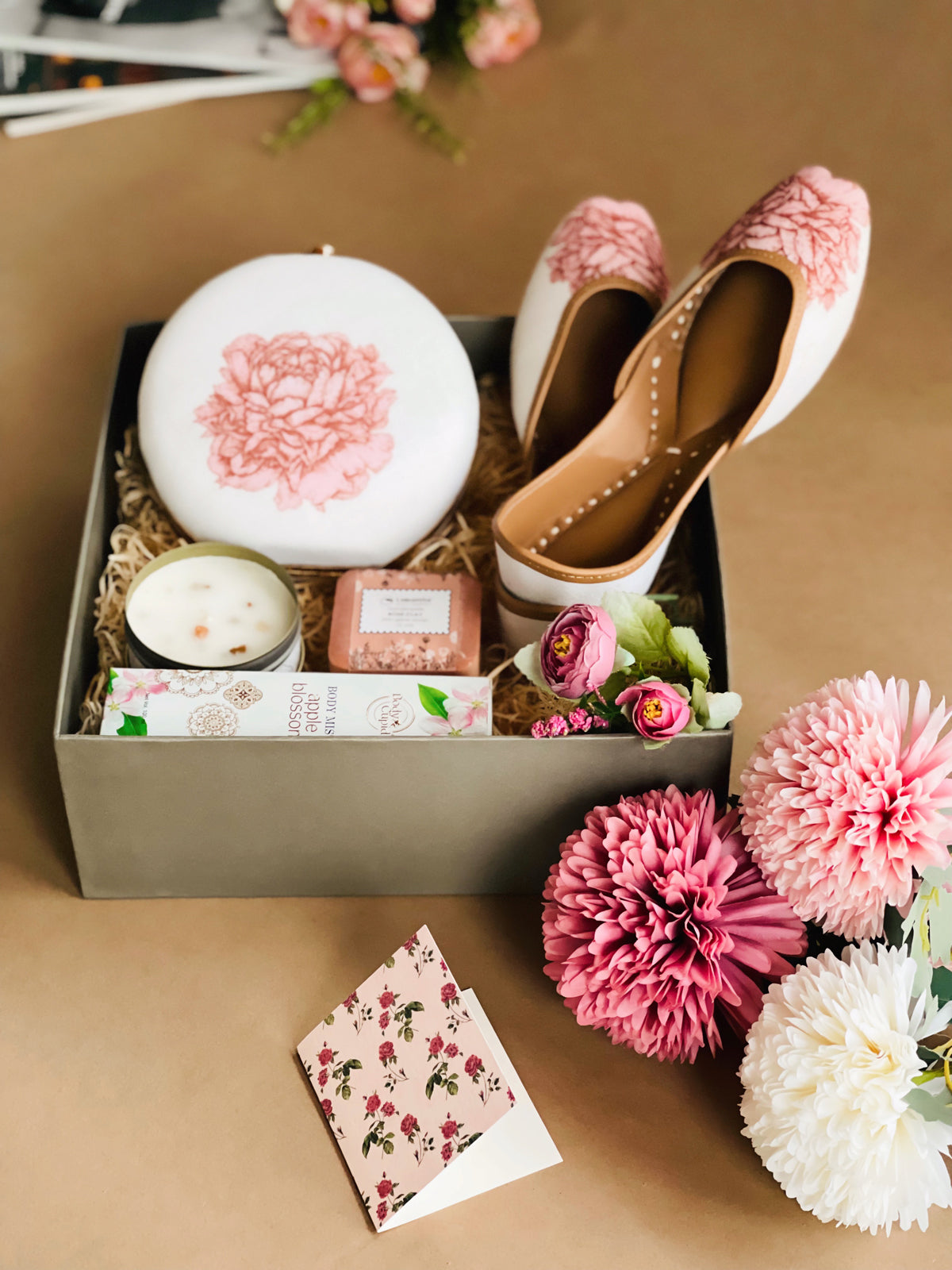 Frosty Fragrance Gift Box – Pasha India